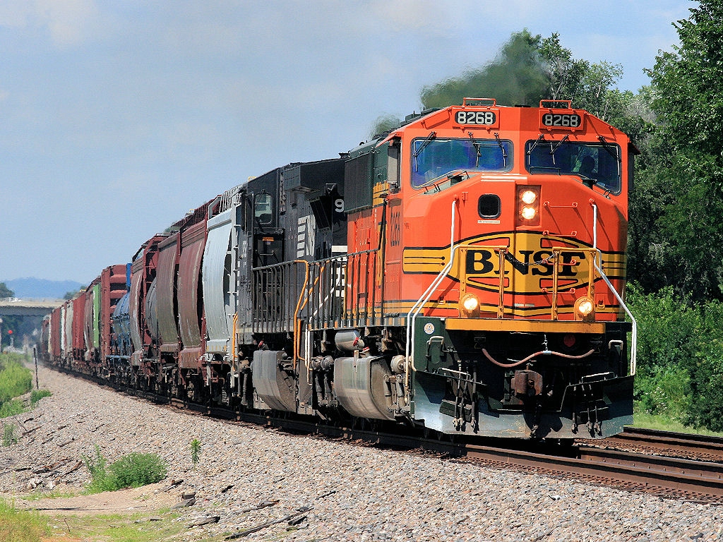 BNSF 8268
